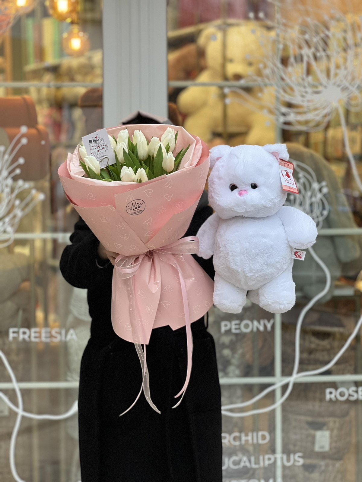 Magazin de buchete, flori, livrare buchete, flori in Chisinau, Moldova ...